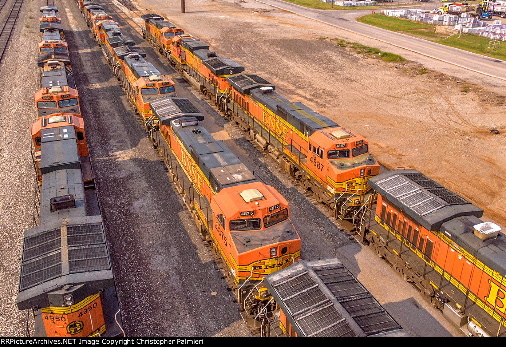 BNSF 4950, 4875, and 4887 Stored
